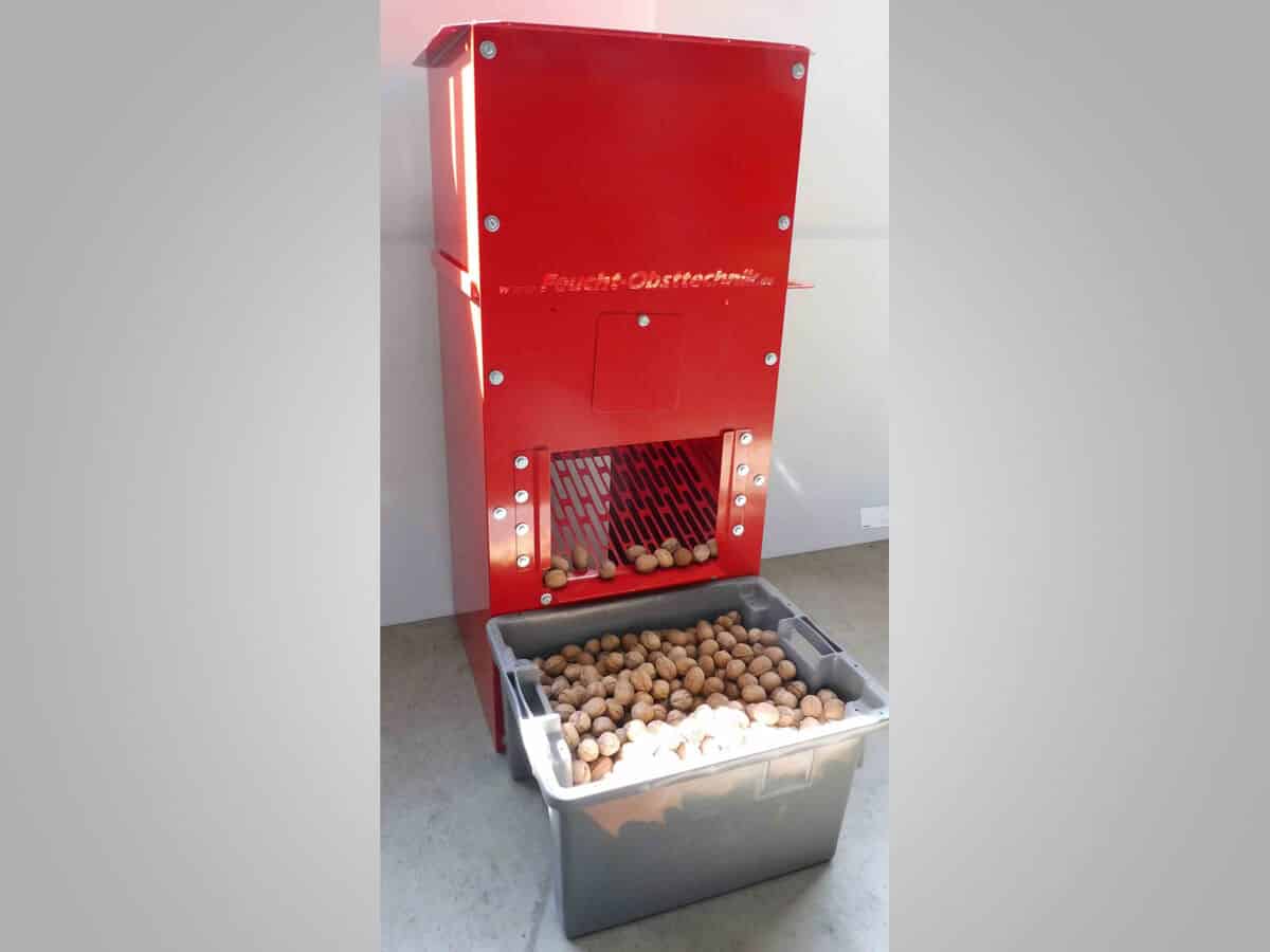 Drying nuts – Feucht Obsttechnik