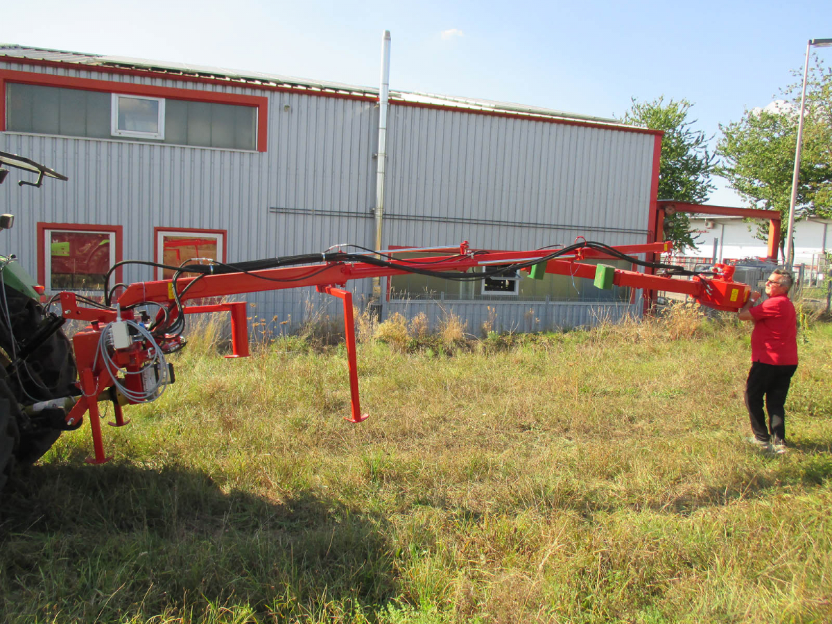 Hydraulic trunk shaker – Feucht Obsttechnik