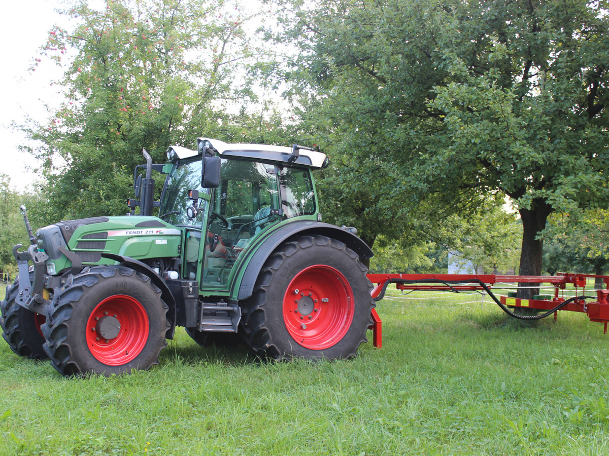 Hydraulic trunk shaker - Feucht Obsttechnik