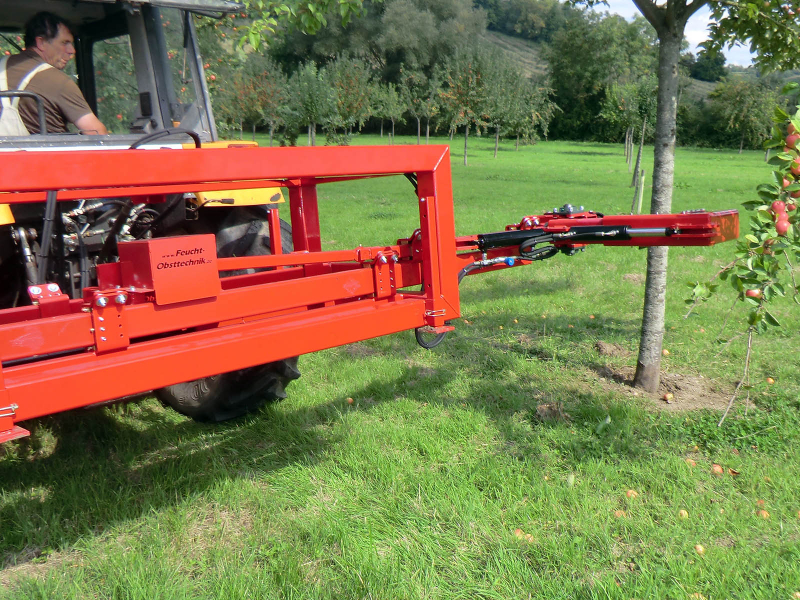 Mechanical trunk shaker – Feucht Obsttechnik